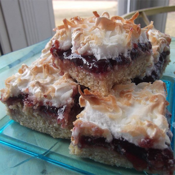 Almond-Raspberry Meringue Bars – My Select Life – By the Select Group